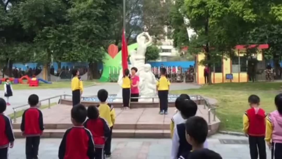 升国旗仪式视频 中心幼儿园升国旗