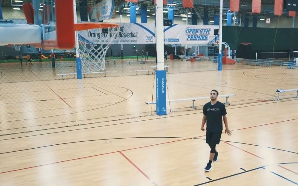 【篮球技巧】如何在篮下得分 - 篮球