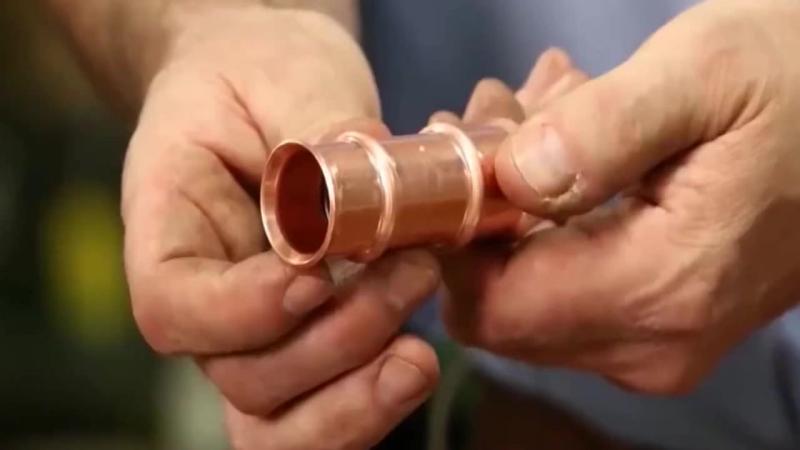 这是哪位高人发明的压管接头工具呀,怪不得水电工都承认实用呢!