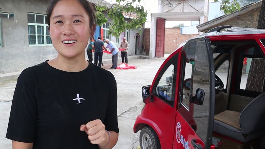 花2000元买的电动小汽车,一次能跑50km,还不要驾照,靠谱吗?