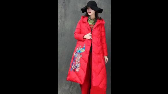中国风款羽绒服,孔雀刺绣