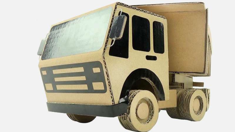 如何用纸板制作大卡车玩具