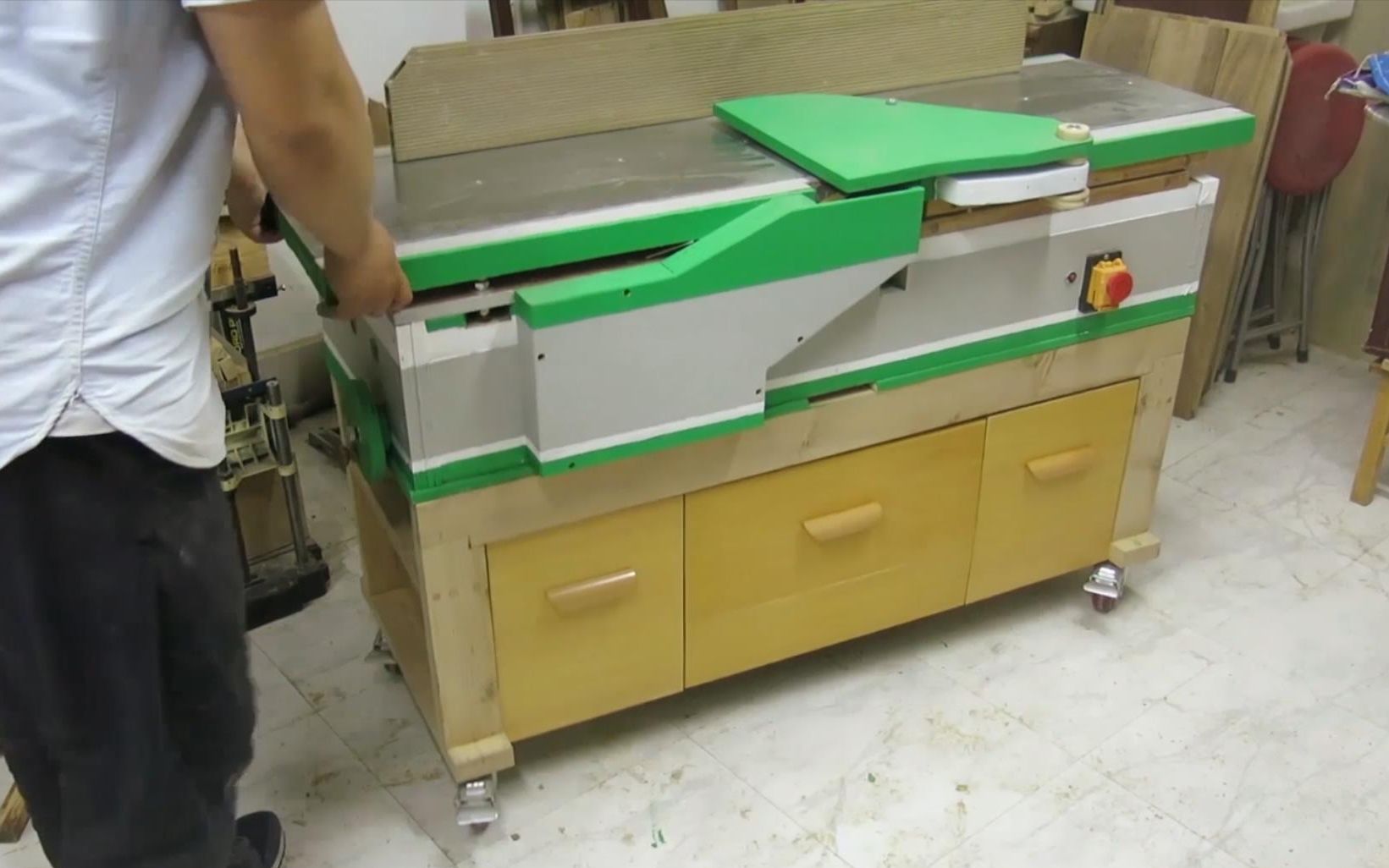 滚轮架的制作(放自制平刨用)