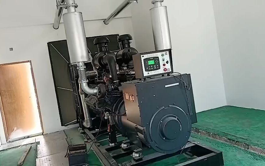 广西项目600KW上柴发电组6台安装现场视频