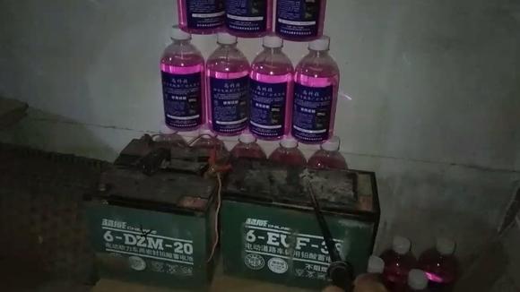 有电动车的注意了,电瓶车充电发烫要加液,电瓶保养可以继续使用