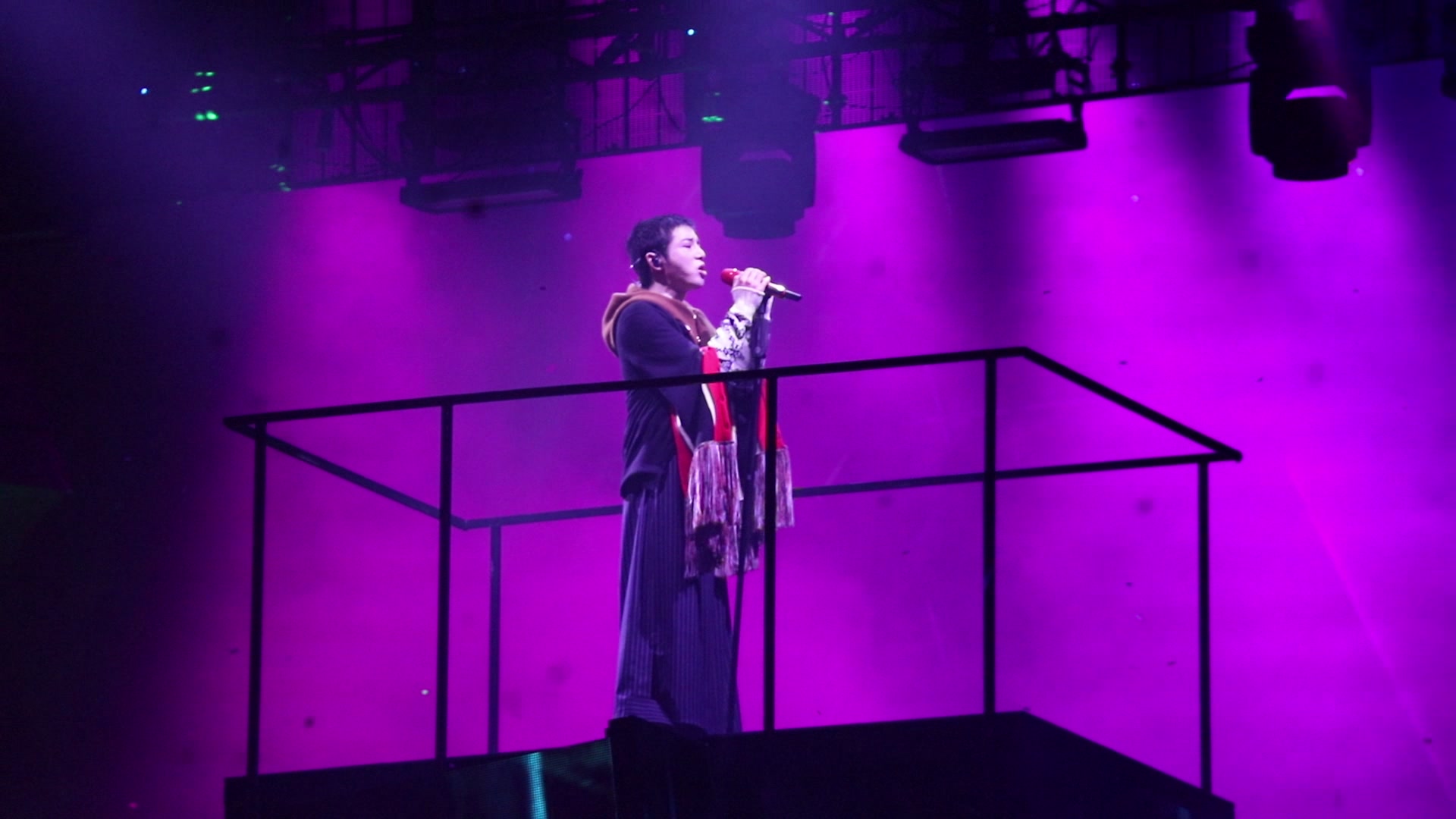 【华晨宇】神树【20191115海口火星演唱会】新歌7区近景饭拍by@与...