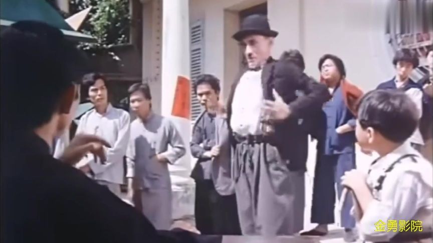 滑稽时代,模仿卓别林的喜剧片,石天的表演确实精彩,值得一看