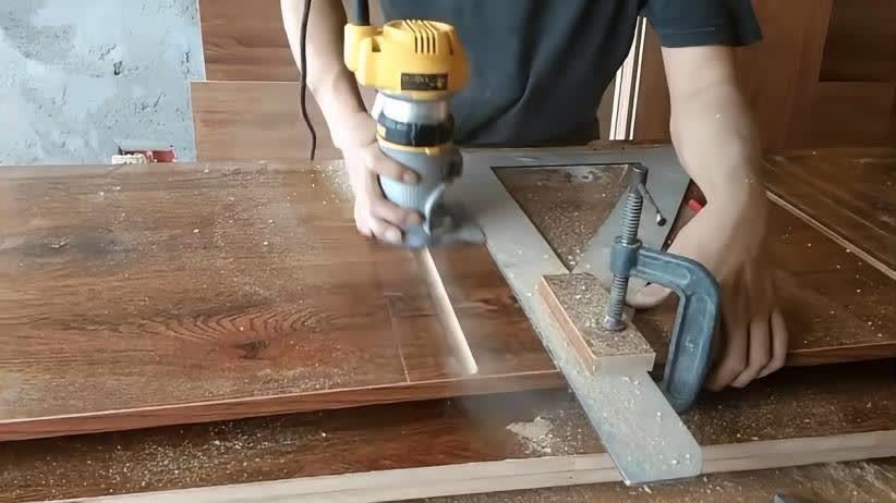 木工的这波操作绝对牛,整个柜子不用一个钉,细节超越定制