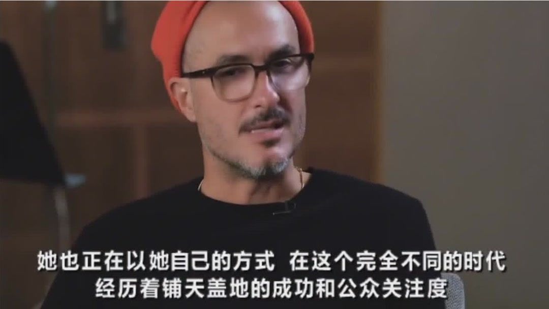 比伯接受采访谈到碧梨,聊到动1情眼睛泛泪,哽咽:我只想保护好