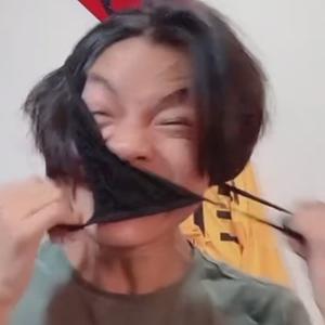 小妞 