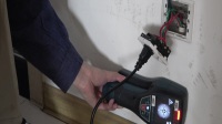【amdlzy 原创】bosch 博世 D-tect 120墙体探测仪通电测试视频