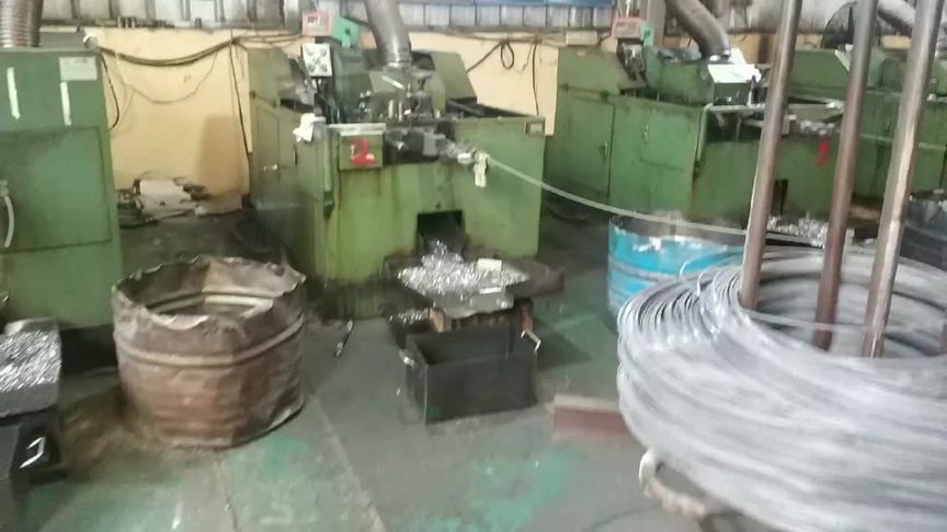 车间声音听久了会耳聋,产品为钻尾螺丝 又名燕尾钉