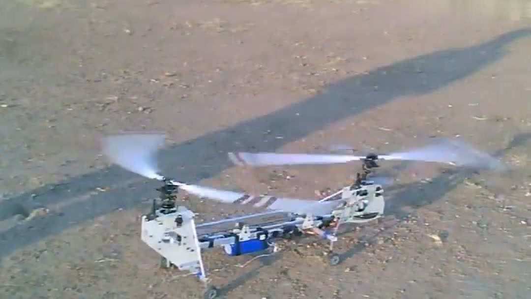 国外牛人破解双螺旋桨直升机的机械原理,自制飞机模型