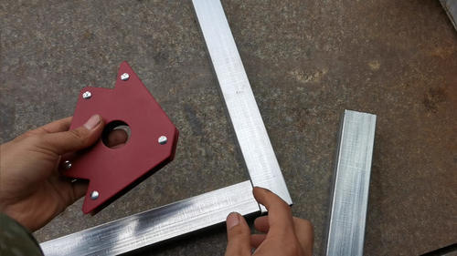 新买了个焊接辅助定位器!说有50磅的吸力!也不知道真假