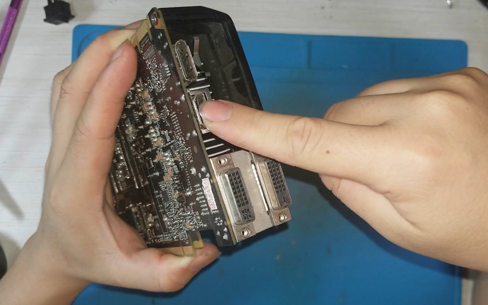 一块昂达GTX760显卡,又是不显示,这次还是接口问题吗
