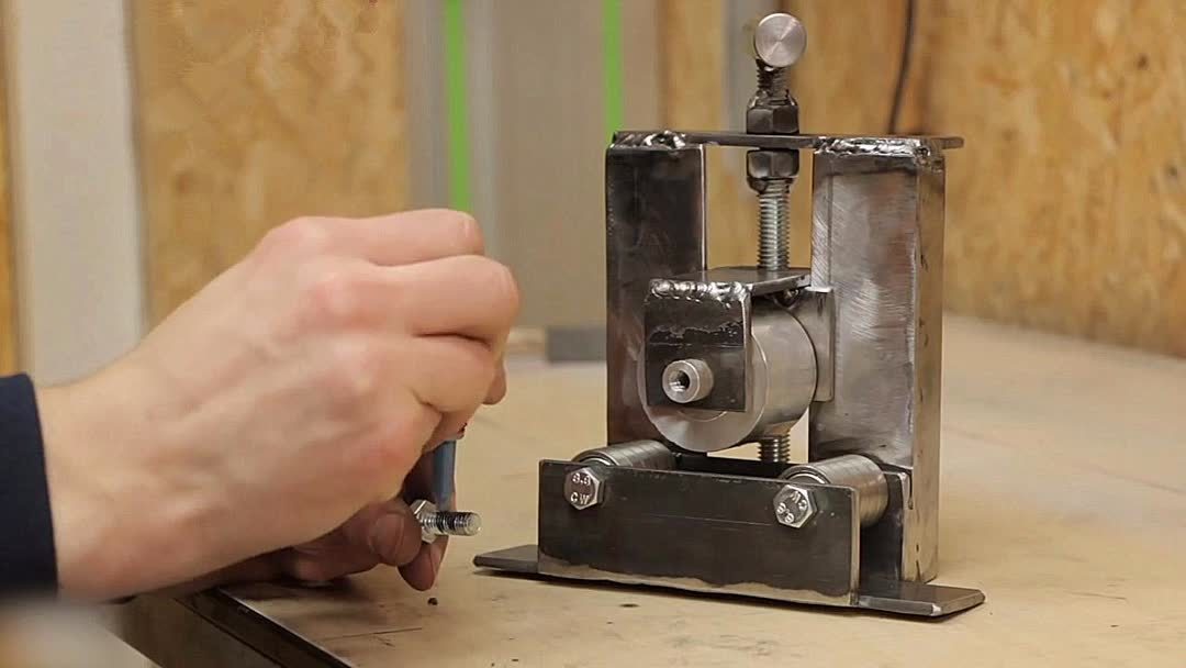 小伙动手自制折弯器,省钱又好用,羡慕这样的动手能力