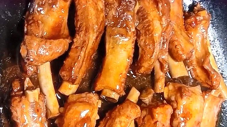 红烧排骨家常做法来了,简单易学超好吃,米饭一碗接着一碗