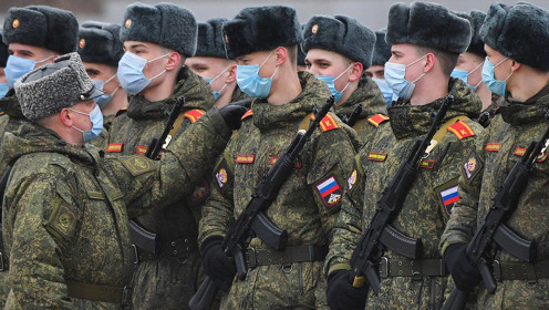 撤兵只是个幌子?美媒:俄罗斯15万大军枕戈待旦,开战横扫乌克兰