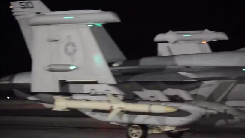 繁忙的美国军用机场