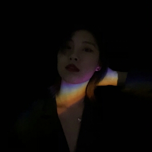 这只白鸽胖乎乎 