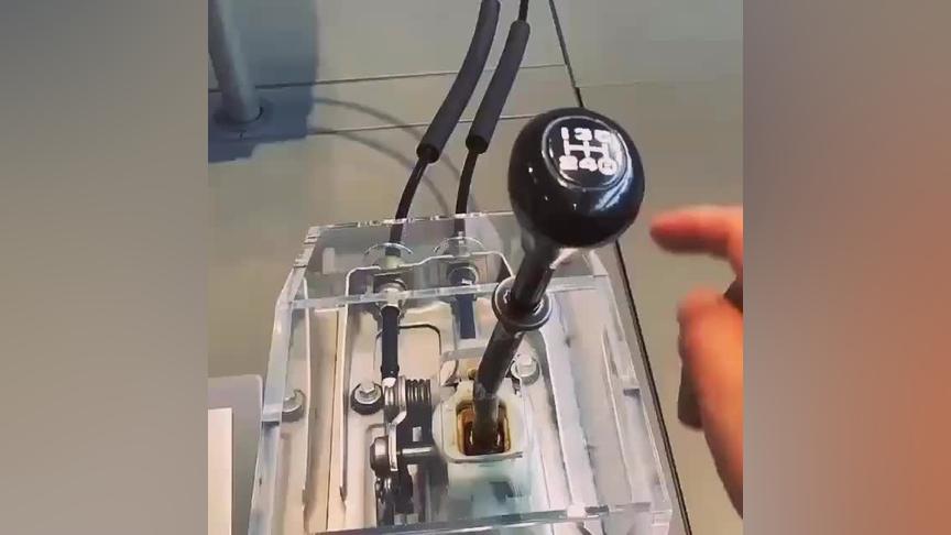 换挡的瞬间变速箱如何运动,视频直观展示
