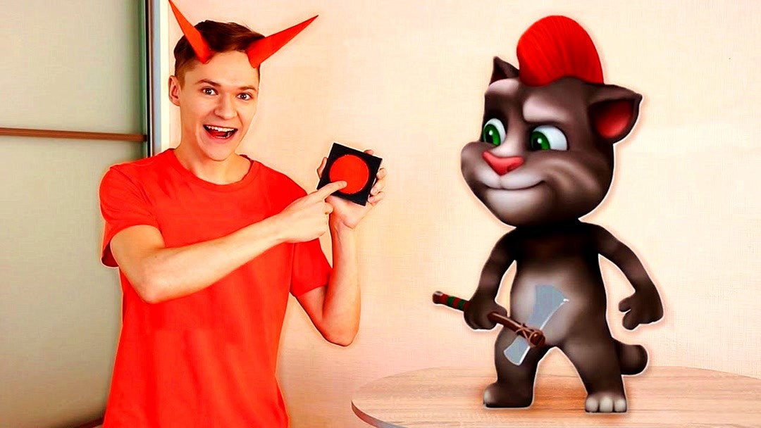 搞笑模仿秀:男孩和汤姆猫玩的很开心,挑战各种不同的动作!