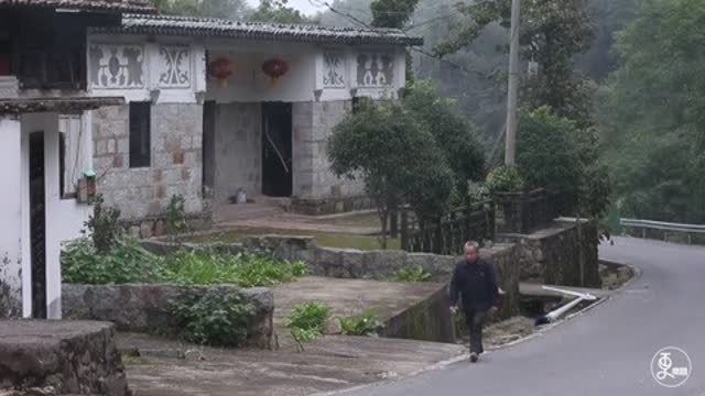 七旬老中医行医47年,自制草药医术高明,给村民看病分文不收