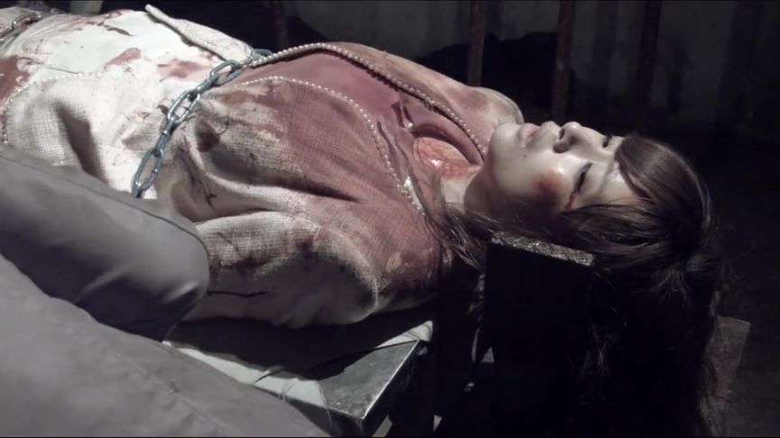 美女遭变态绑架,竟被绑上手术台,下一幕让变态傻了眼!