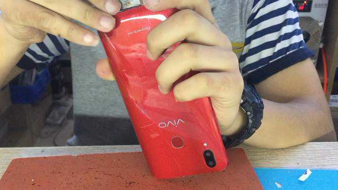 vivo手机X21更换显示屏拆机