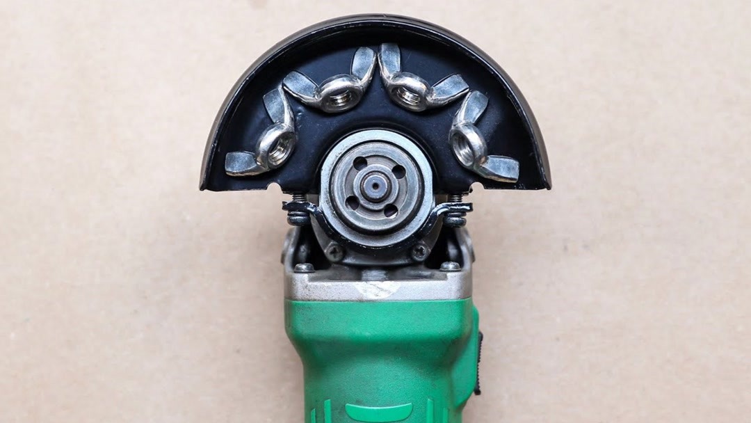 牛人把角磨机这么一改,成品真是简单又好用