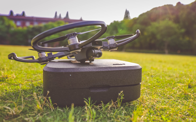 【动点科技】大疆 Spark 评测:奶奶也会用的迷你无人机?