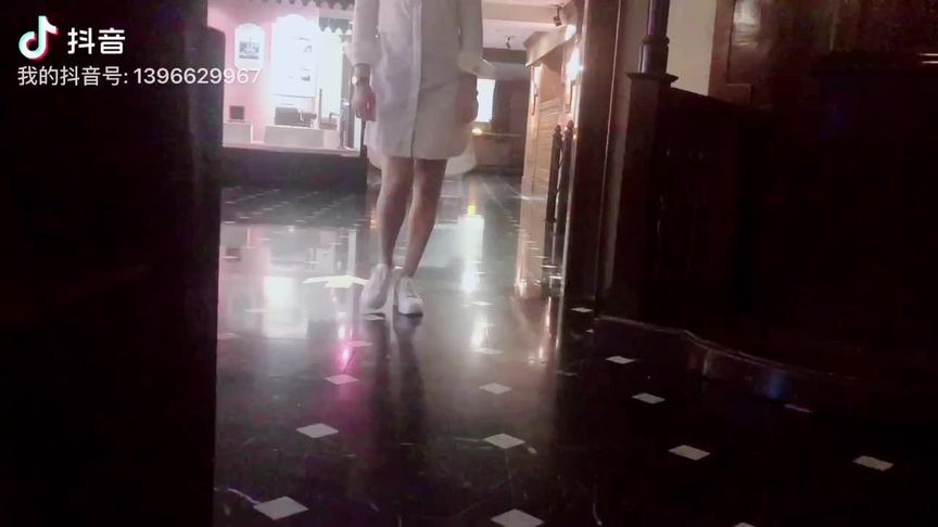 假装拨打老式电话机,添加了一个拨盘动作。#时间错过不会再来