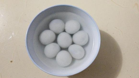 汤圆和元宵究竟有啥区别?农村小伙一句话说出其中的不同,对吗?