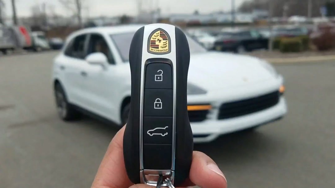 第一视角体验2022款保时捷卡宴,看到配置那刻,才是惊艳的开始