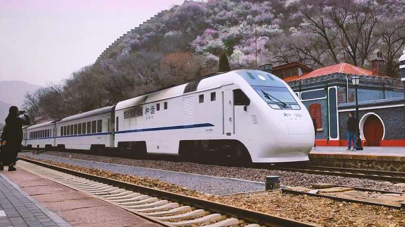 NDJ3 0004号机组,牵引S216次列车,驶入青龙桥站1道