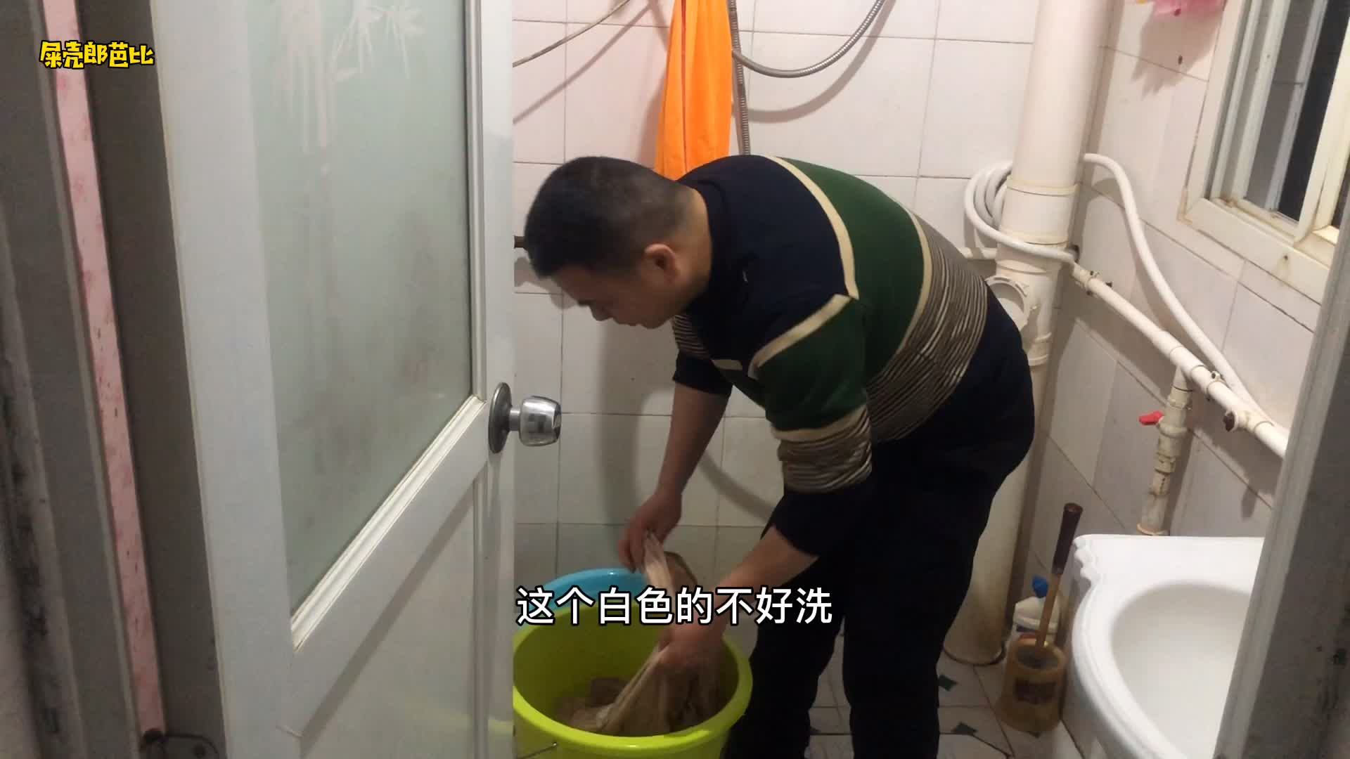 羽绒服不送干洗店 自己在家洗 这样洗也能清洗干净