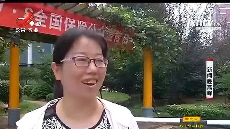 【晓宇说交通】南昌:一盔一带交通安全进社区 头盔好礼送不停