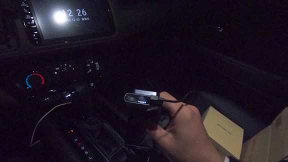 汽车上的行车记录仪如何安装,小伙来教你!