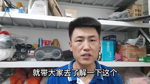 汽车油表亮黄灯时再加油,对车子有哪些损害?修理工带你现场了解