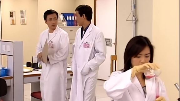 鉴证实录:法医鉴定死者口中纤维,被人杀死后,装进睡袋焚尸