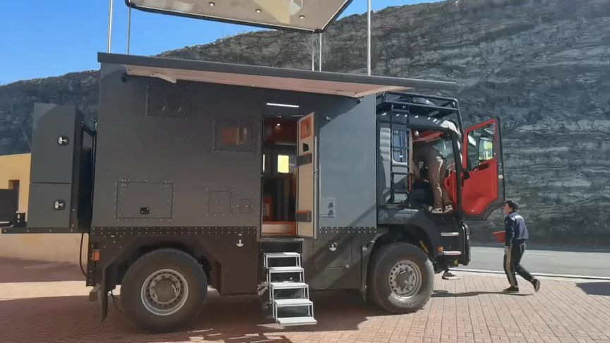 #上热门♡ #中国重汽越野房车 #豪沃全驱房车 #汕德卡房车