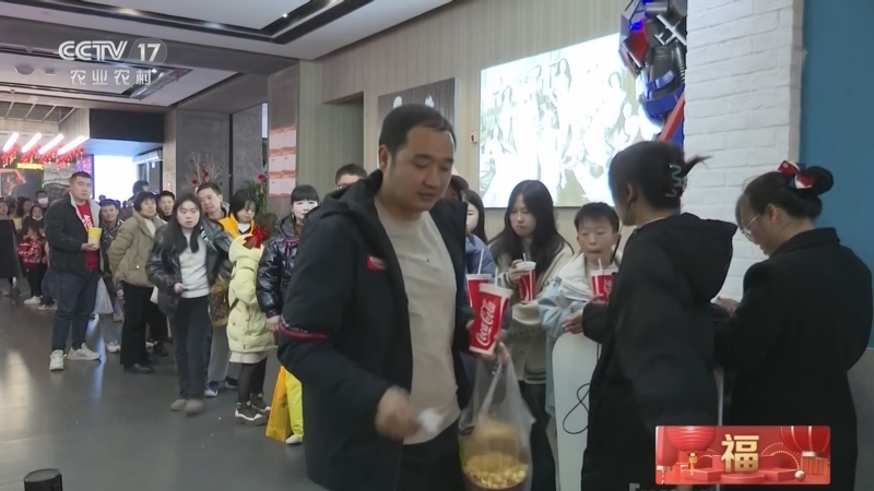 [三农长短说]短速览 今年春节档电影总票房突破58.6亿元