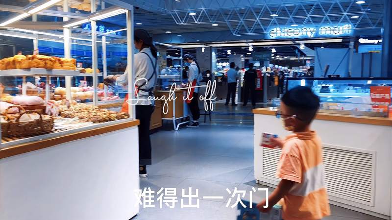 武汉疫情,拥有健康绿码,走遍天下都不怕,区里没解封就去市里