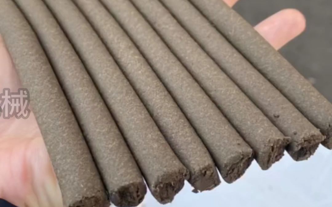 艾草加工机器 艾灸棒的制作机器 艾棒机多少钱 艾绒制棒成型机