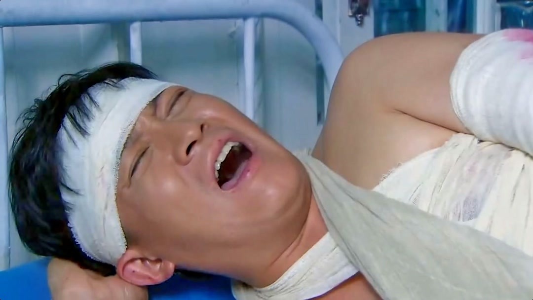 勇敢的心:美女护士给霍啸霖打针,一针打进屁股,小伙疼得直叫唤