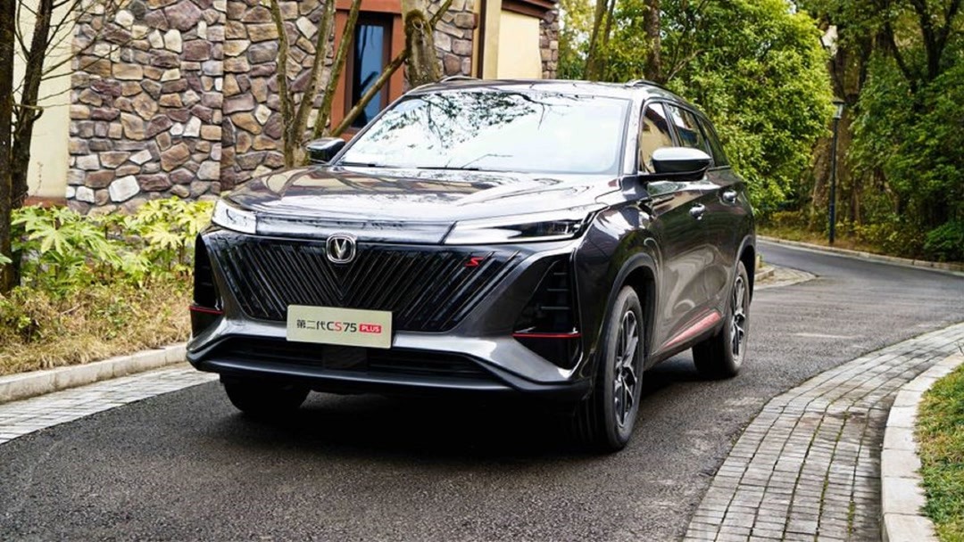 全系爱信8AT,第二代CS75 PLUS来了! 哈弗H6还扛得住吗