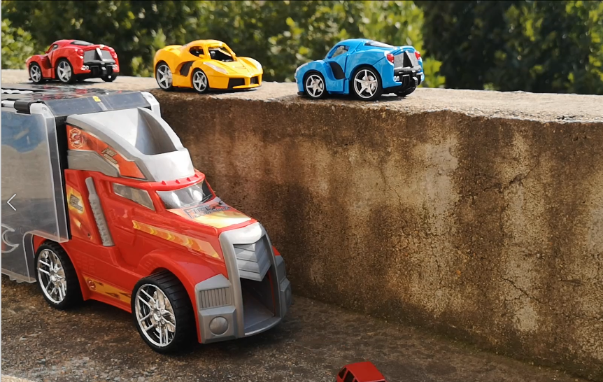 擎天柱大卡车汽车总动员,各种赛车玩具模型