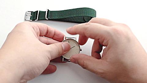 NATO尼龙表带的安装方法