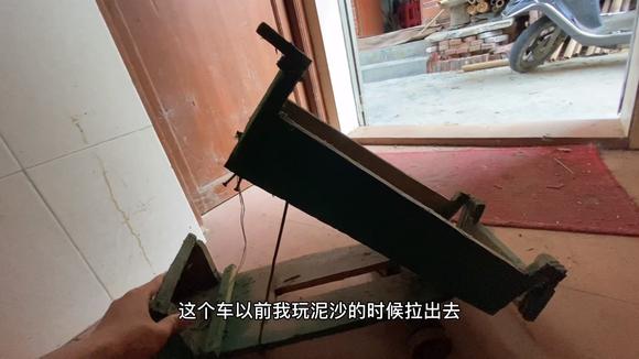 用木板做一台泥头车,带自卸功能,都是童年的回忆啊