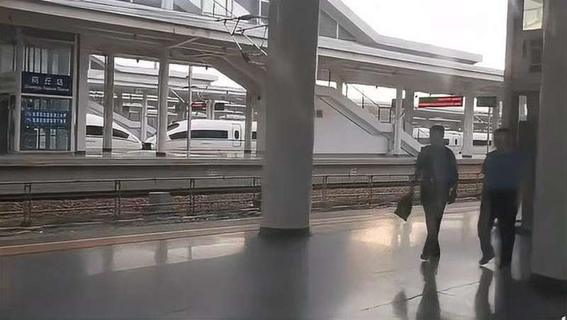 【河南暴雨】K15列车滞留五十二小时实录(已安全返程)